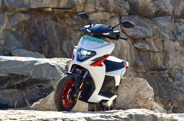 Honda Shine 125 priced at Rs 84,493 in 2025, mileage, colours ...