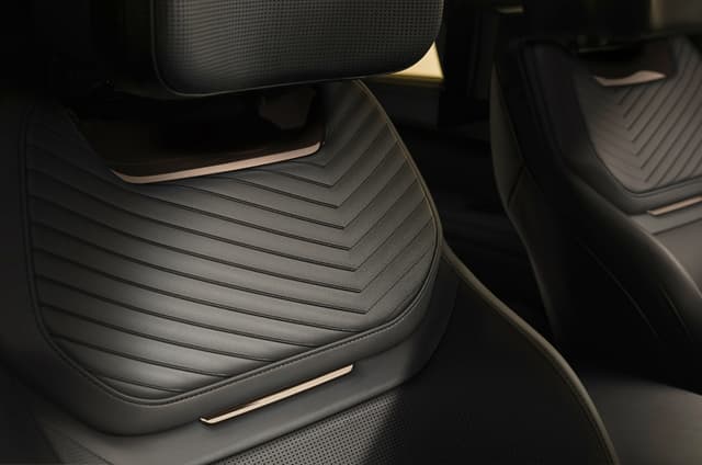 Range Rover SV Black Edition Is Brand's Third New All Black SUV ...