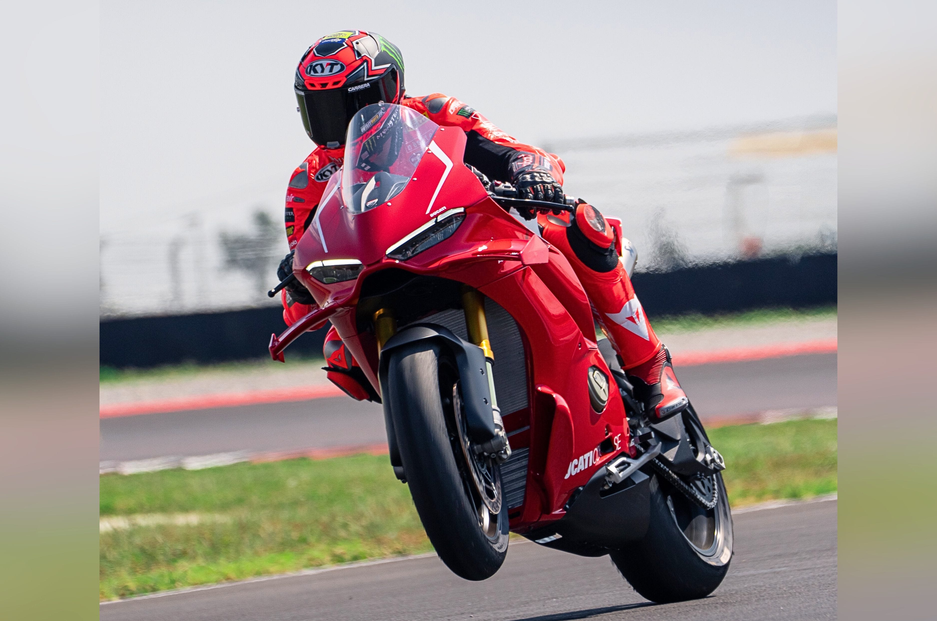2026 Ducati Panigale V4 R revealed with 239hp - Introduction | Autocar ...