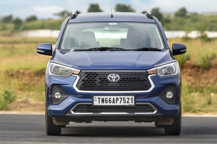 Toyota Rumion price, Rumion CNG, review, mileage, Rumion vs Ertiga ...