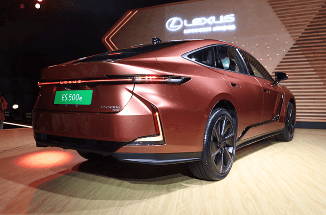 Lexus ES On Road Price in Gurgaon Starts at 89.99 lakh | Autocar India