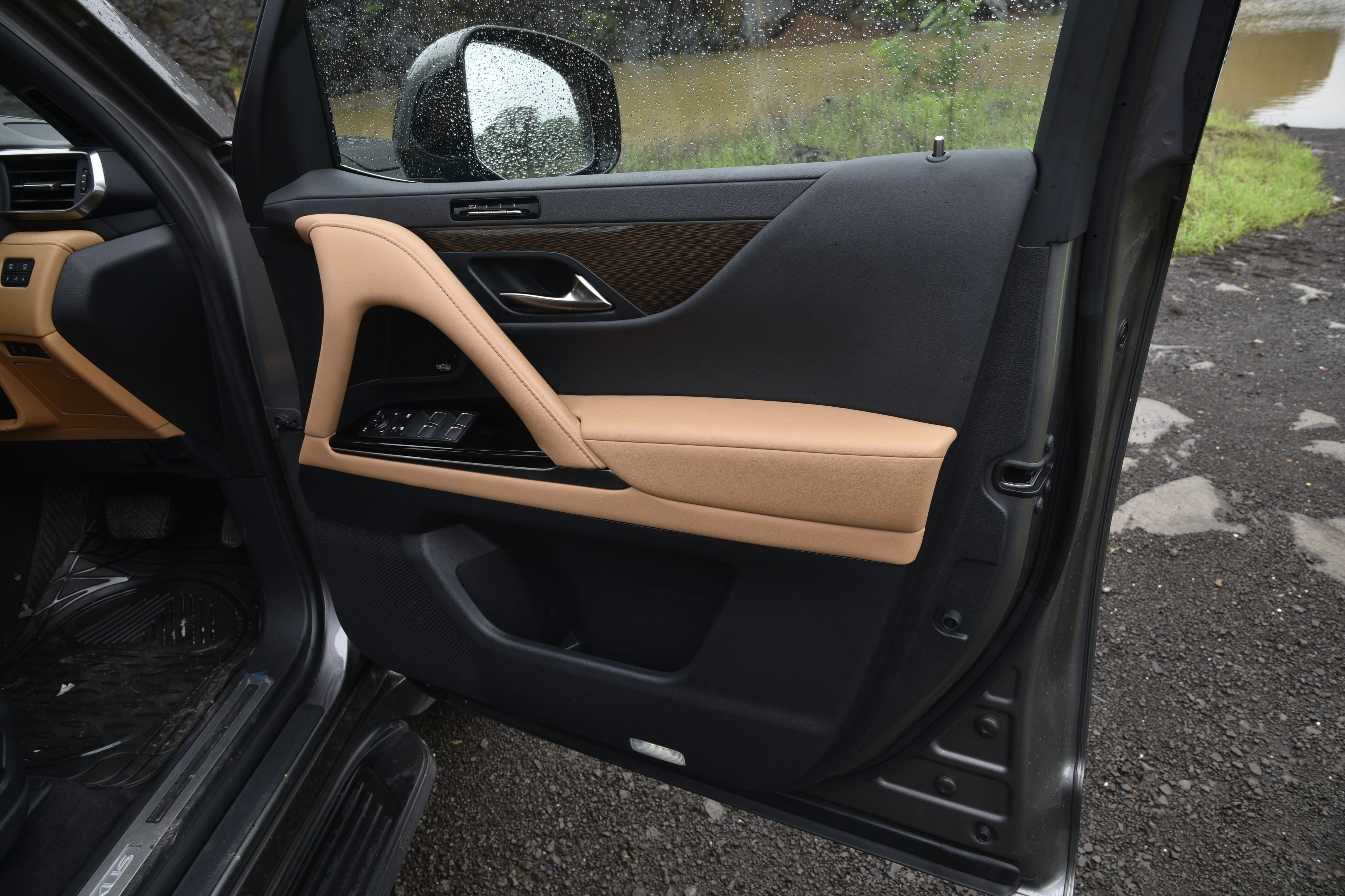 Lexus LX Color Tan Image – LX Photos in India | Autocar India