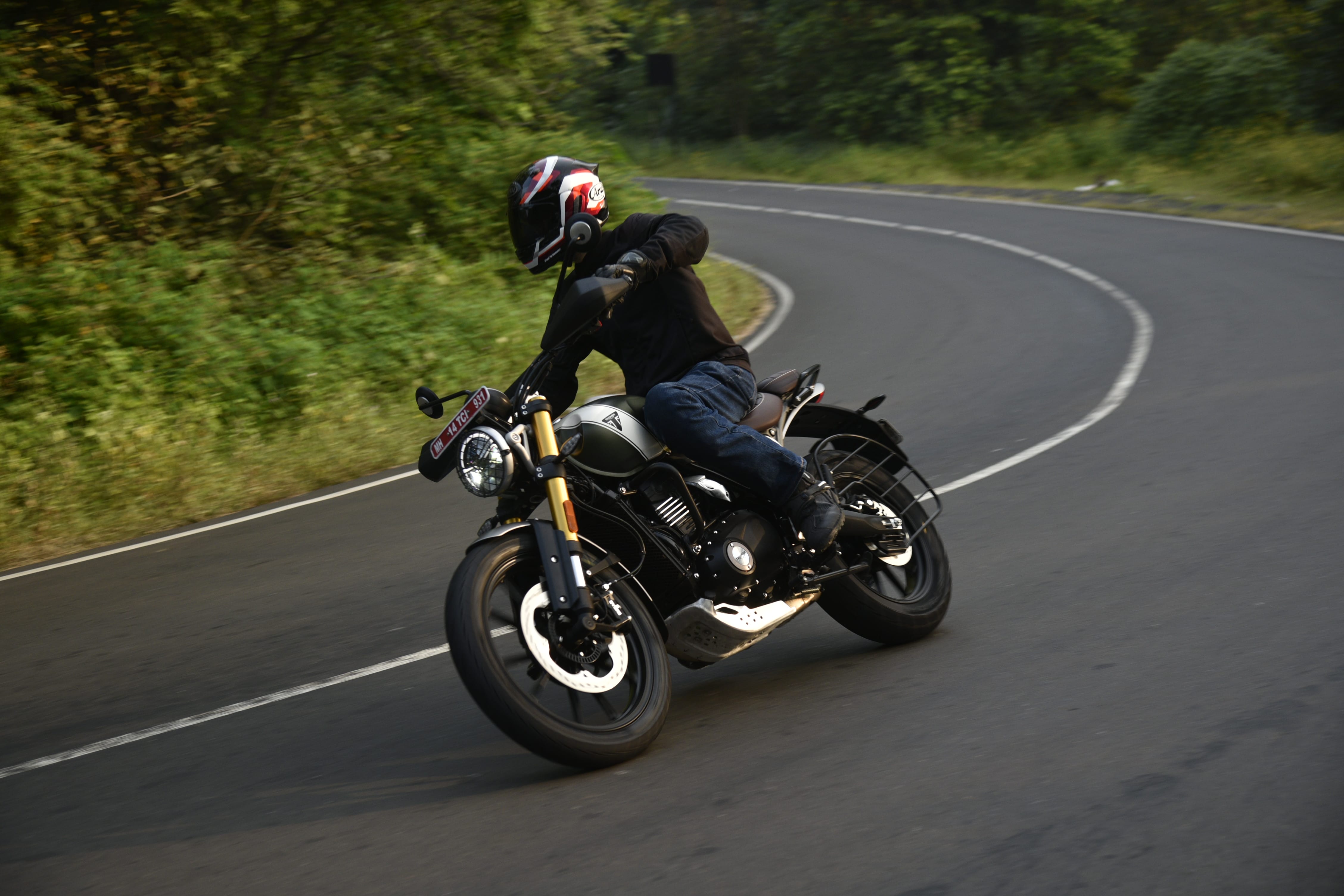 I'm currently using a 13-year-old Avenger 220. Now, I am planning to ...