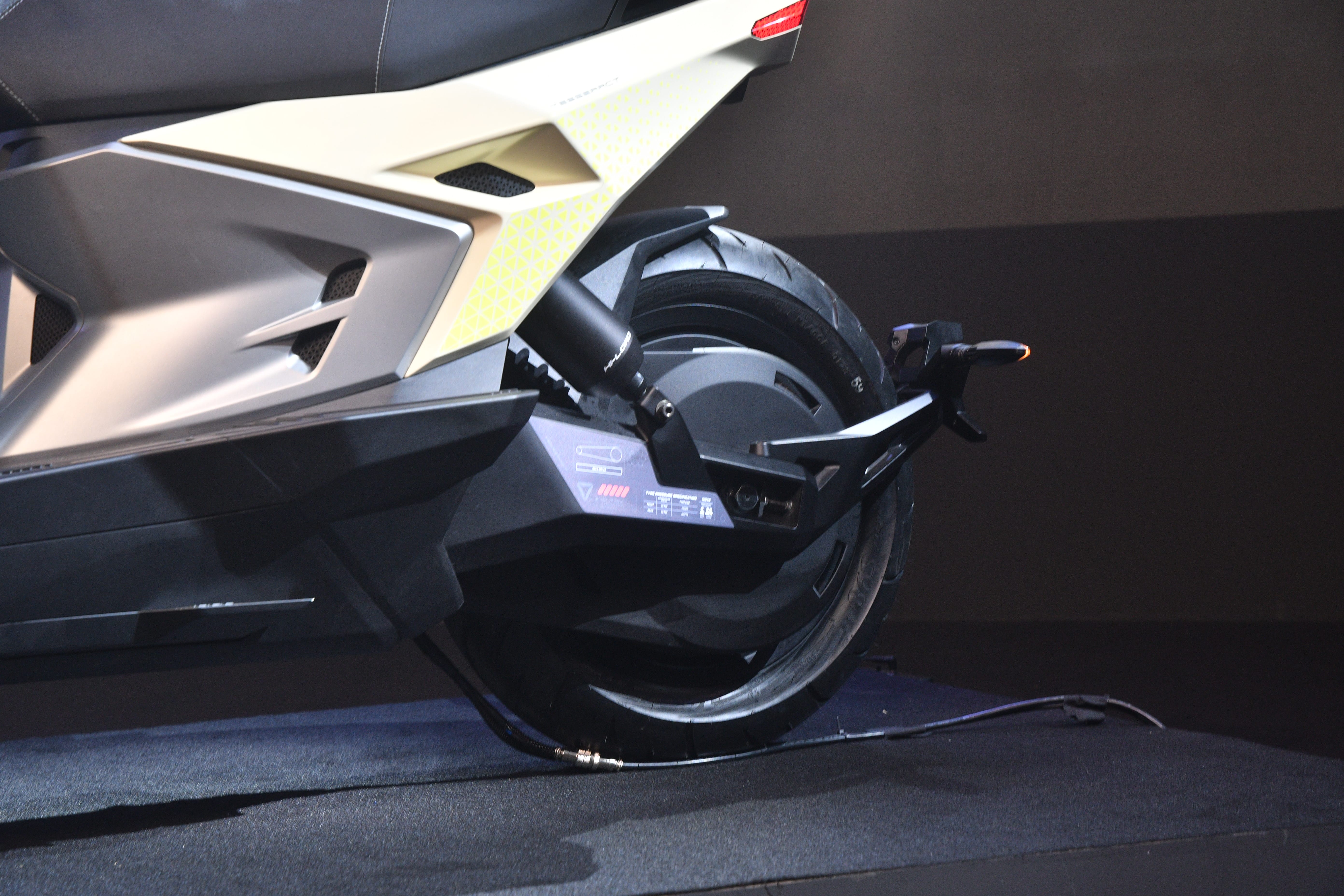 Ultraviolette Automotive Tesseract Color Black Image – Tesseract Photos ...