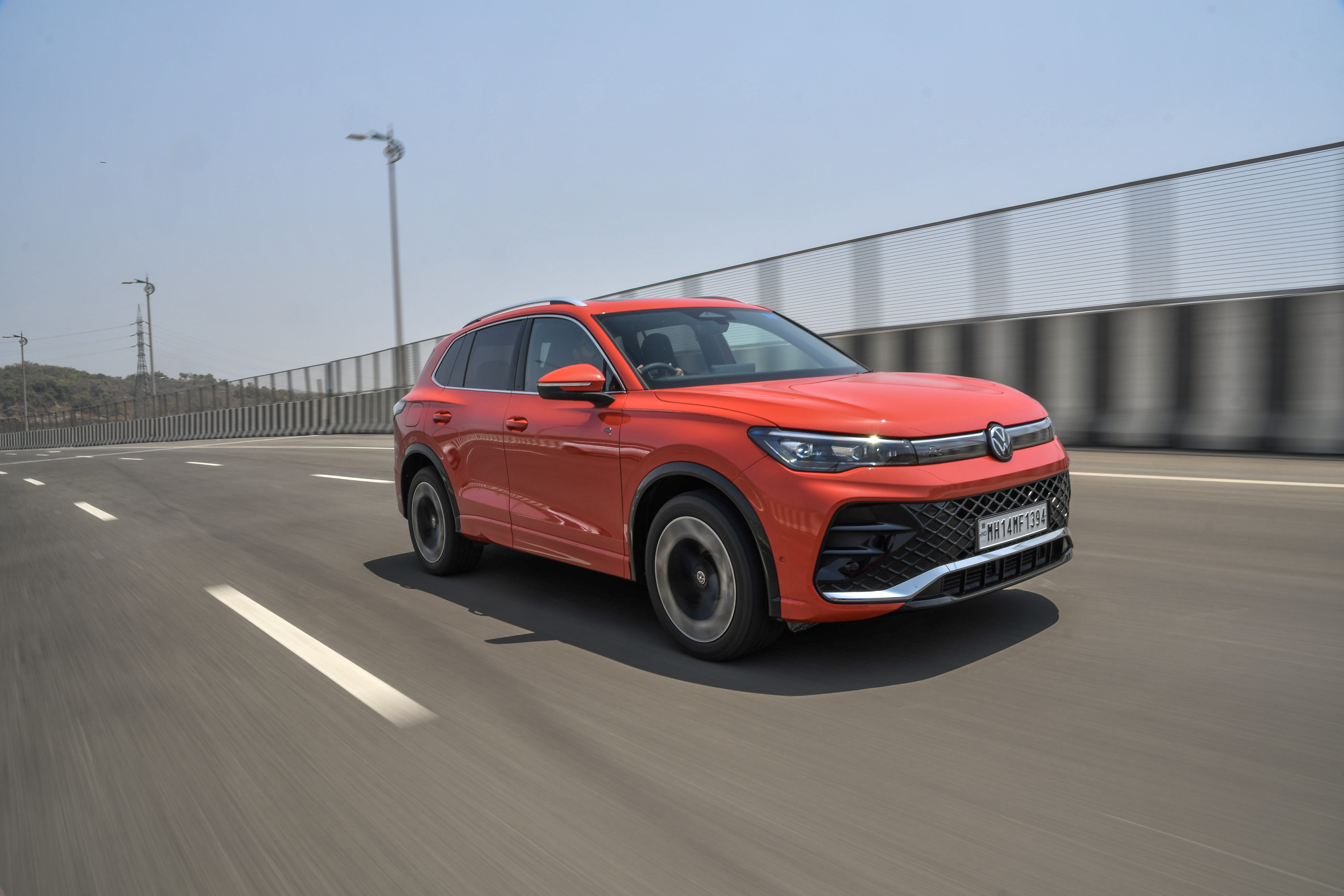 Volkswagen Tiguan Specifications - Dimensions, Configurations, Features ...