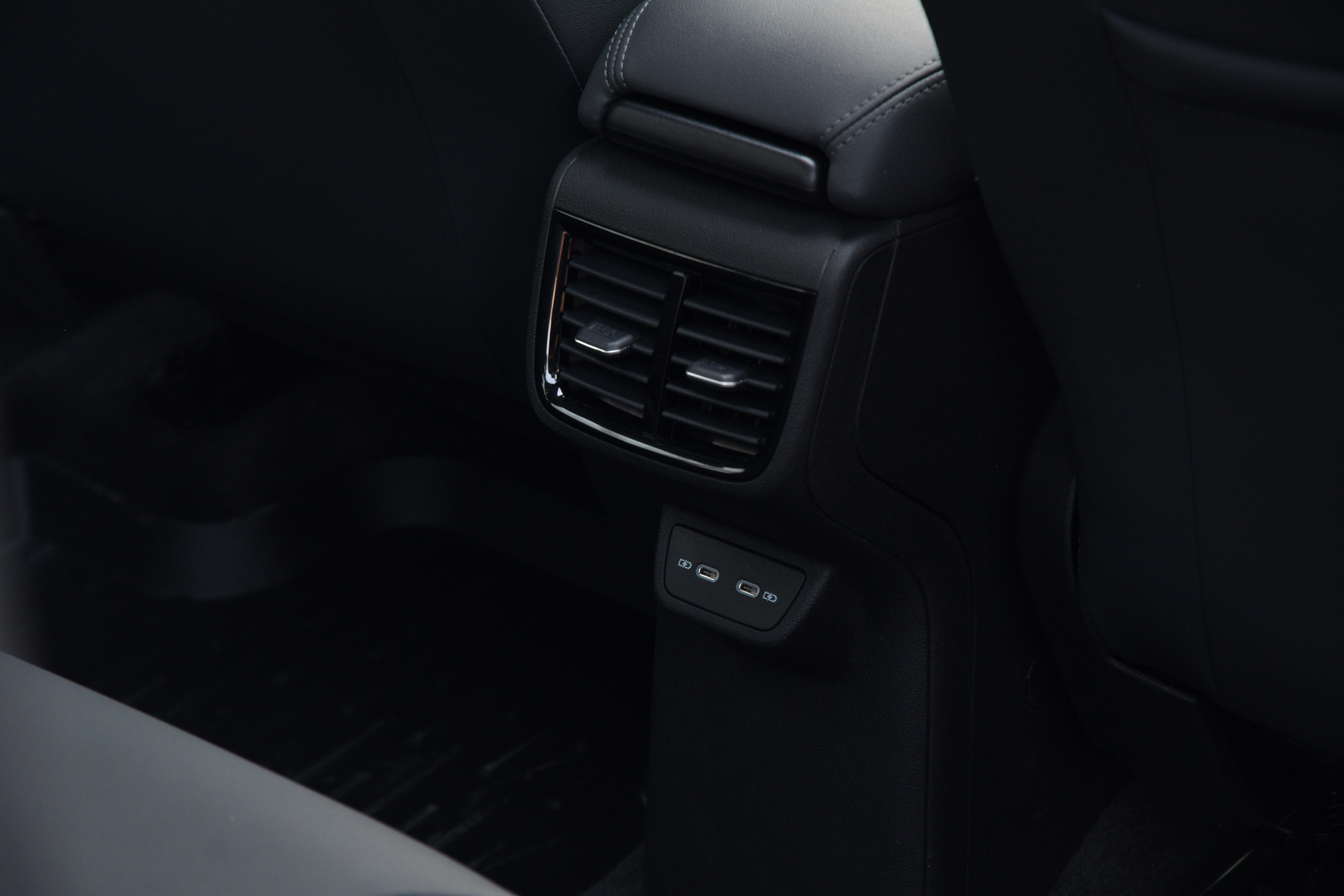 Volkswagen Virtus 2Nd Row Ac Vent Image – Virtus Photos in India ...