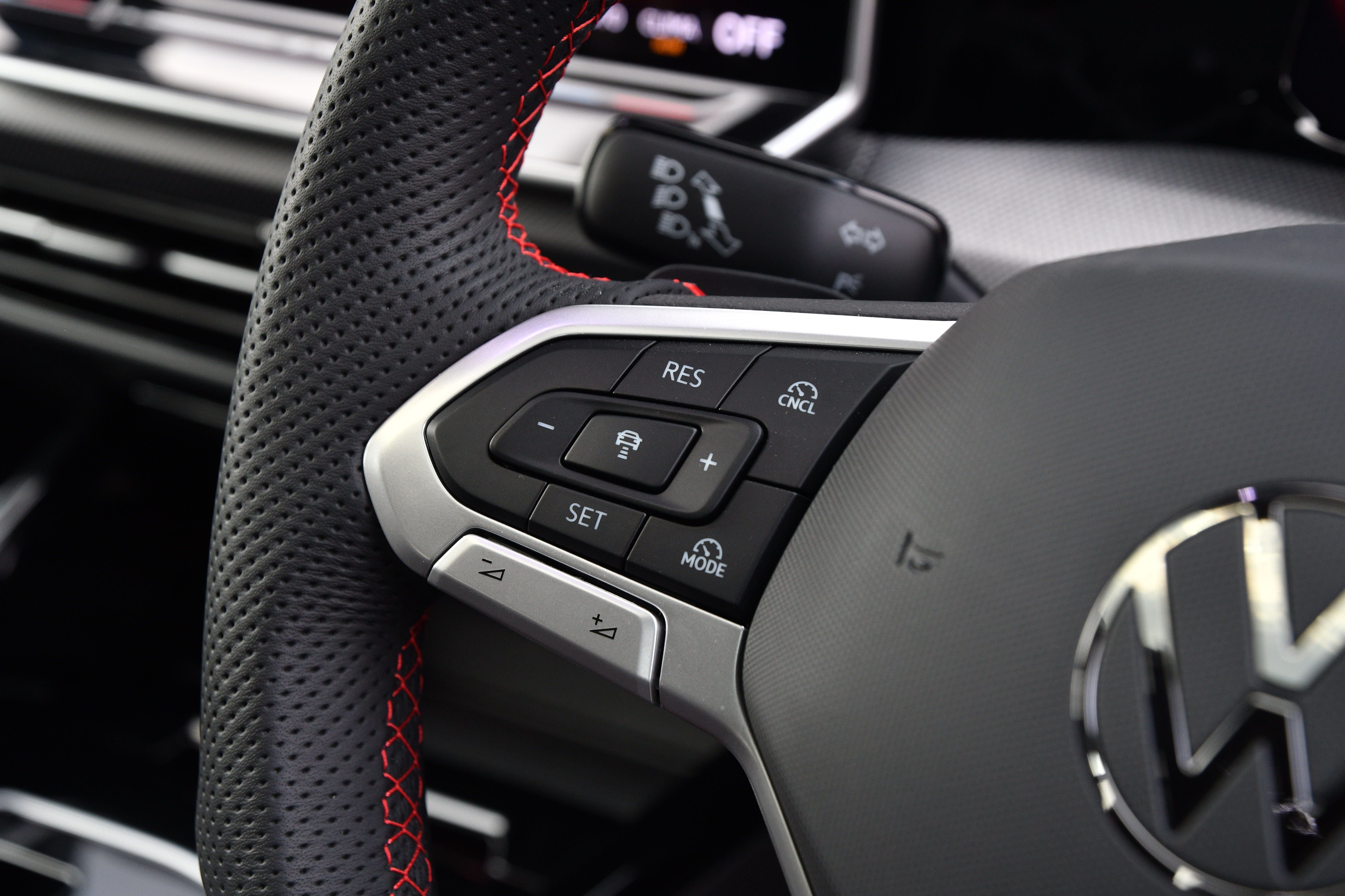 Volkswagen Golf Steering Wheel Image – Golf Photos in India | Autocar India