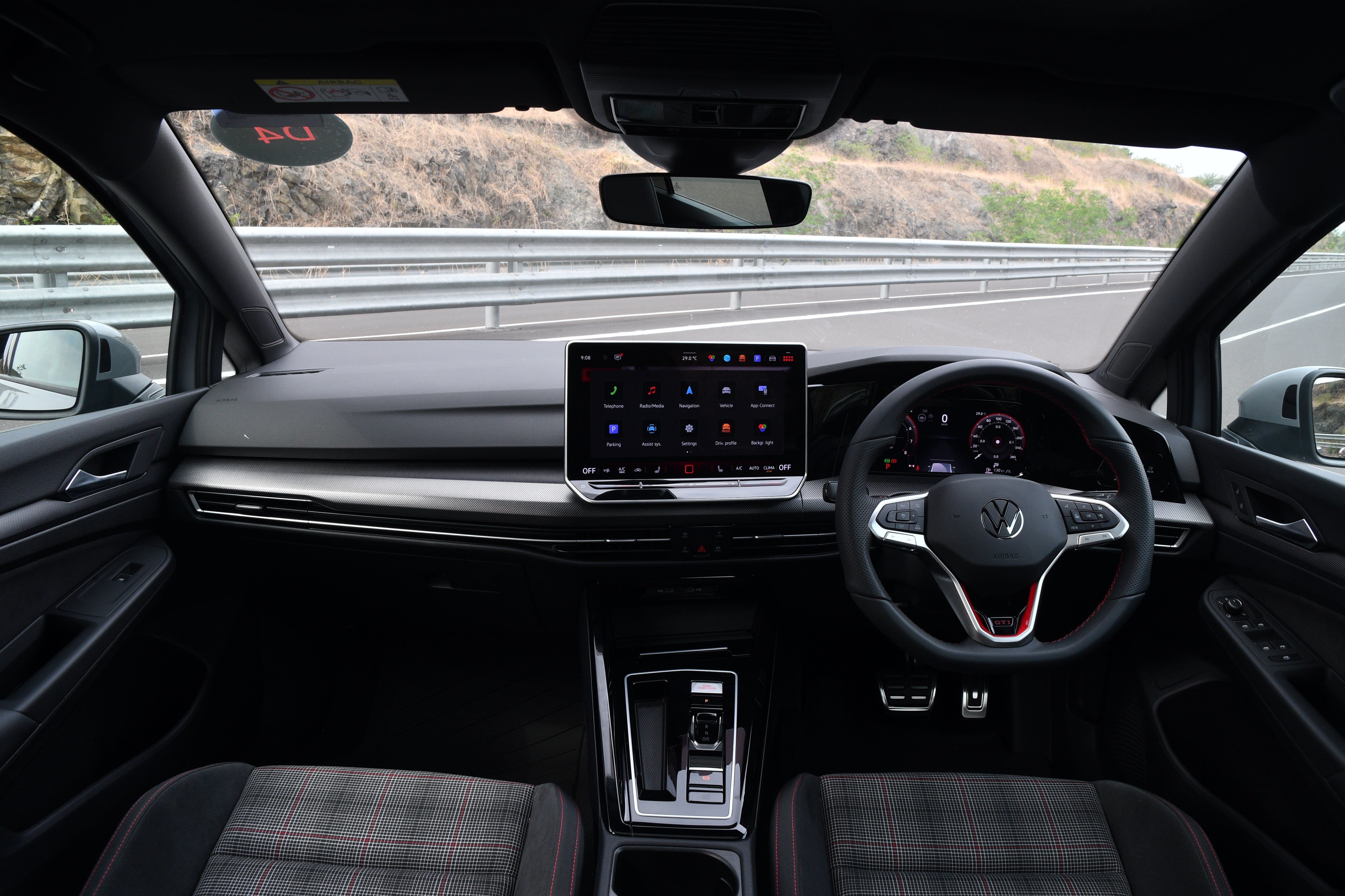 Volkswagen Golf Dashboard Image – Golf Photos in India | Autocar India