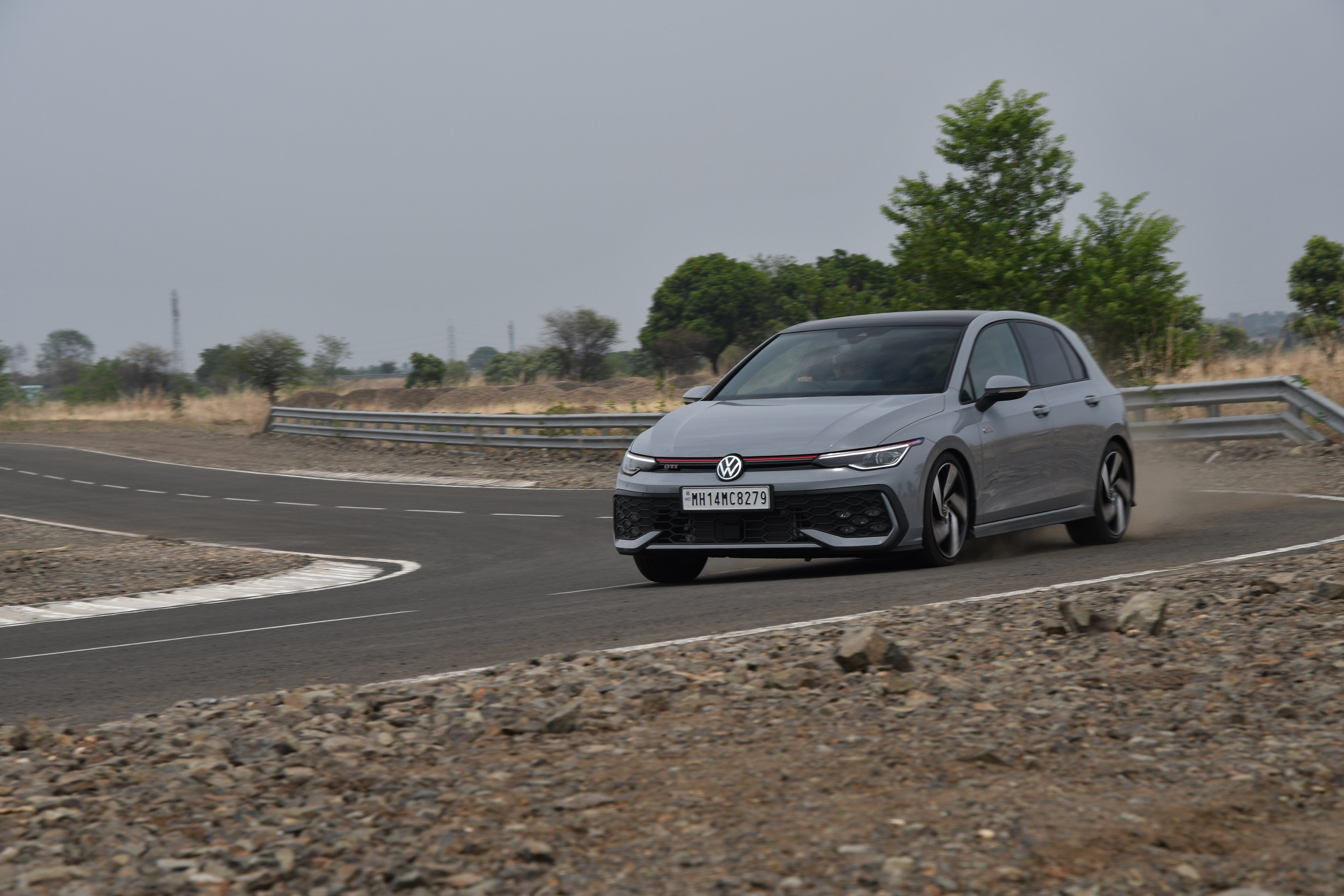 Volkswagen Golf Front View Image – Golf Photos in India | Autocar India